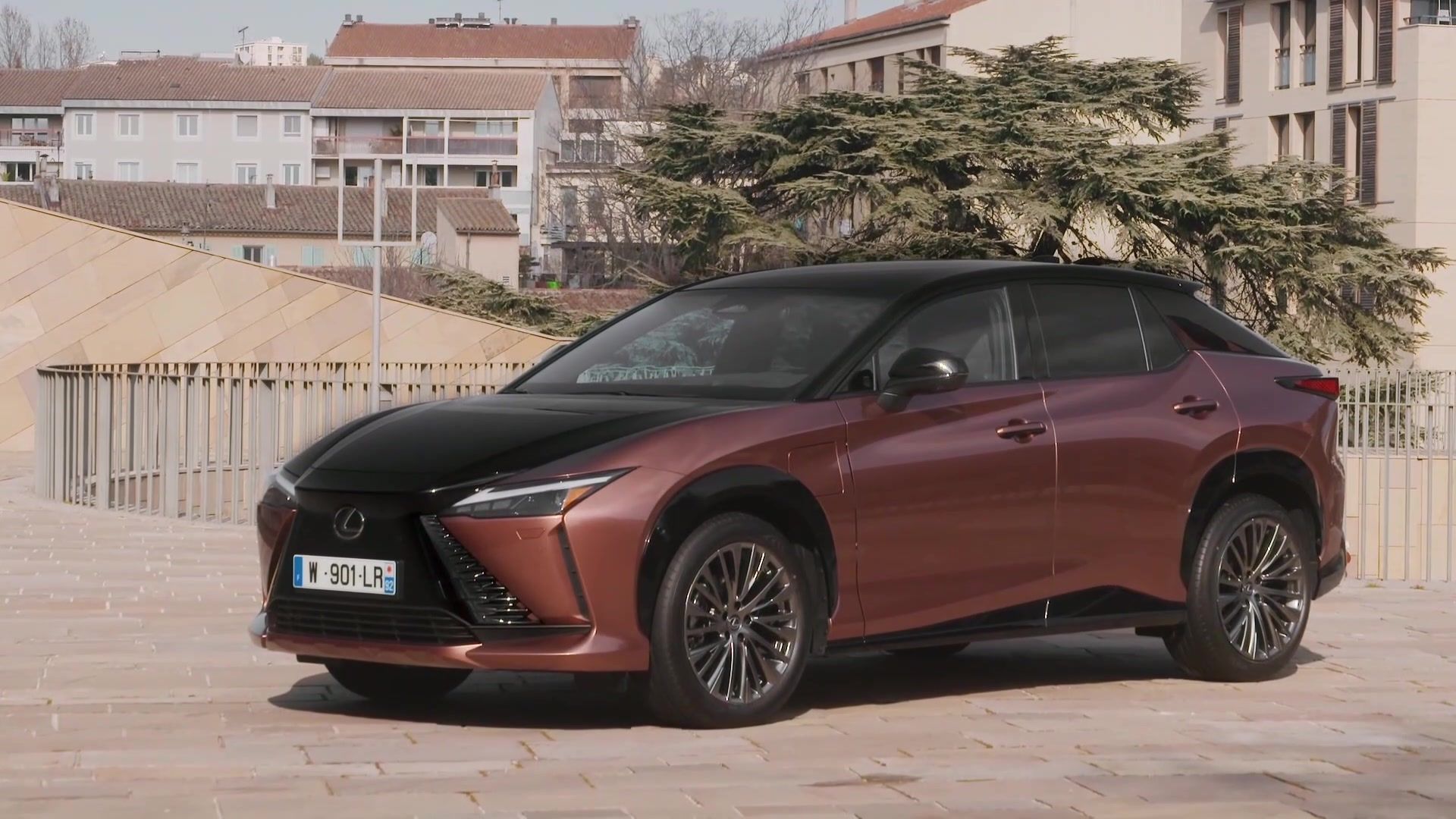 The new Lexus RZ 450e Exterior Design in Sonic Copper bi-tone